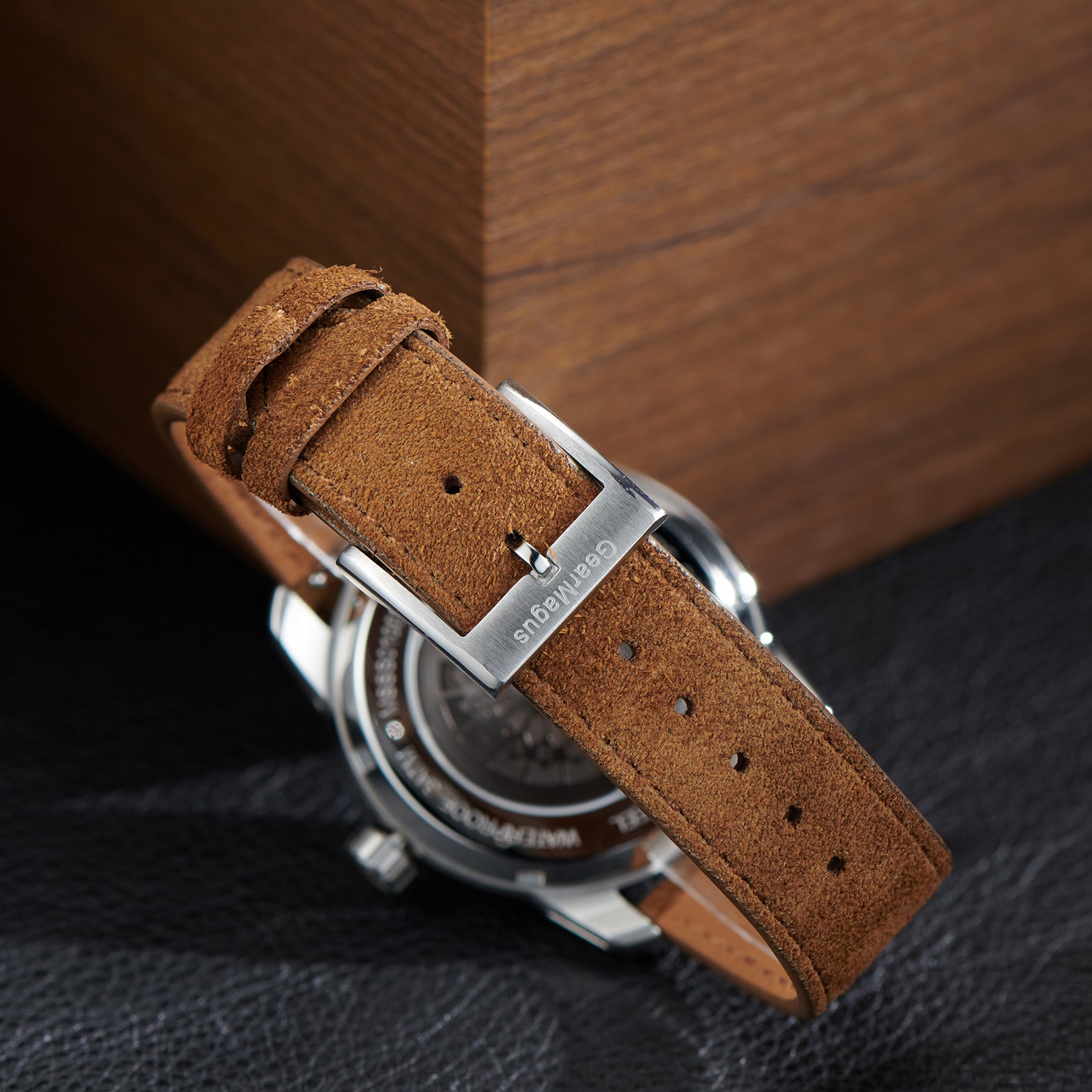 OBLVLO X GEARMAGUS Retrograde Design & Carbon Fiber Dial Watch - Swiss