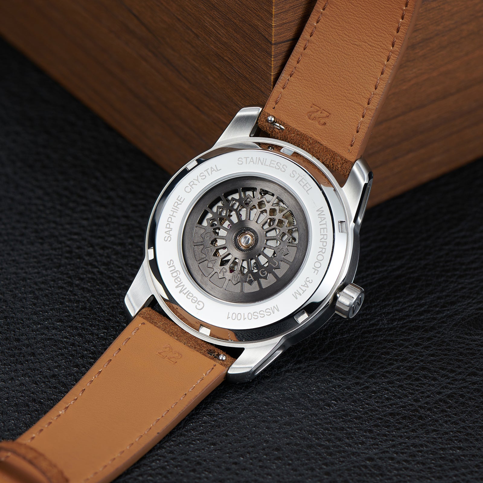 OBLVLO X GEARMAGUS Retrograde Design & Carbon Fiber Dial Watch - Swiss